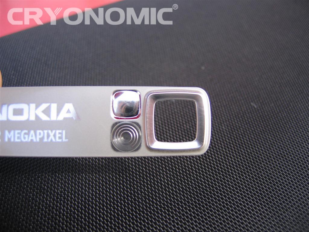 Deburring plastic parts