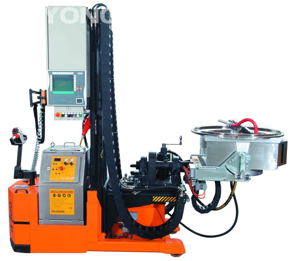 Automated mould cleaning