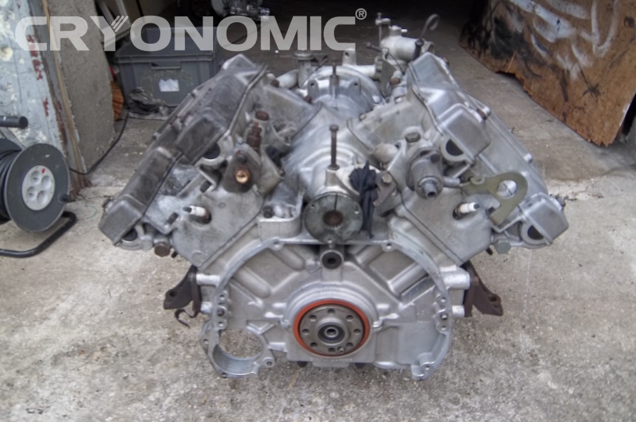 Oldtimer and car parts cleaning